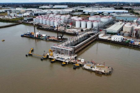 Stolthaven Terminals upgraded jetty at Dagenham nears completion ...